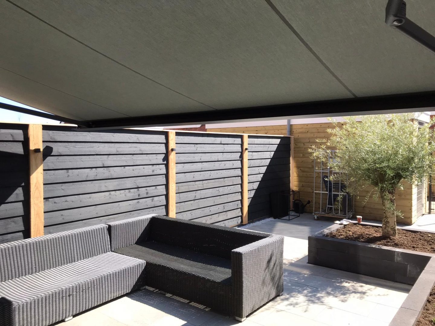 Zonneluifel op maat | Stel zelf samen - Zonwering-fabriek.nl