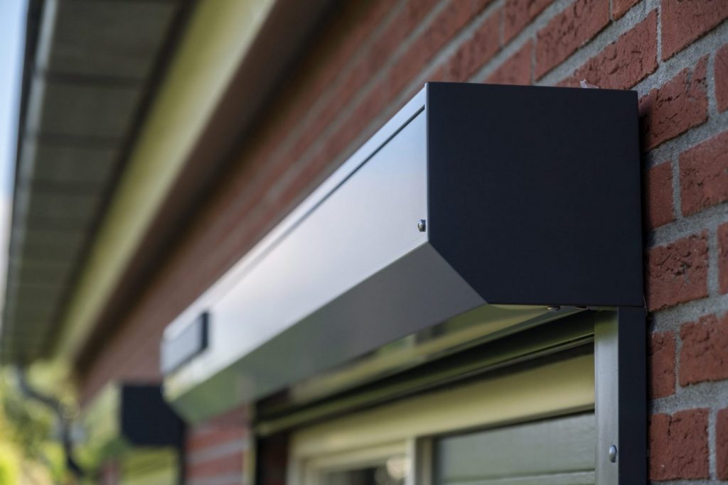 Uitleg rolluiken monteren, eenvoudig en snel | De Zonweringfabriek